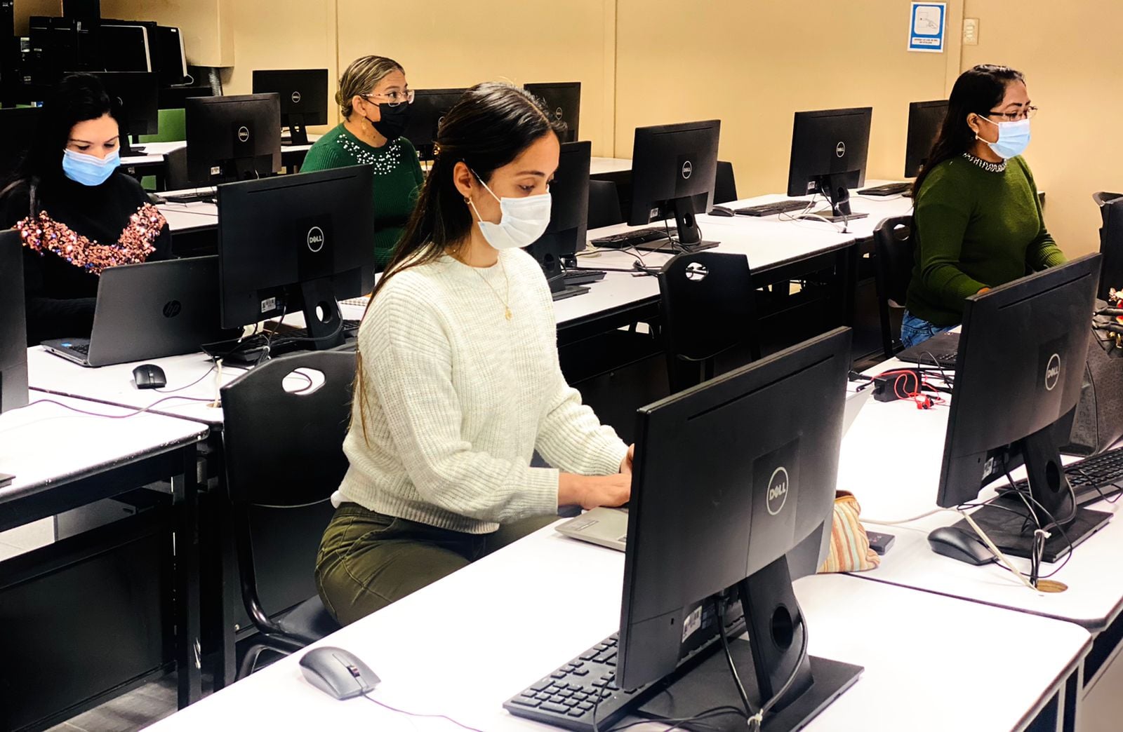 Se certifican alumnos y docentes del programa educativo Industrial y ...